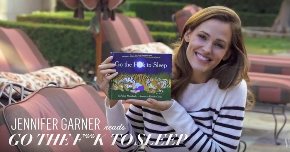Jennifer Garner reads a bedtime story.