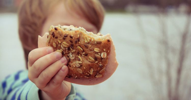 6 lunch box snacks that are deceptively bad for your kids.